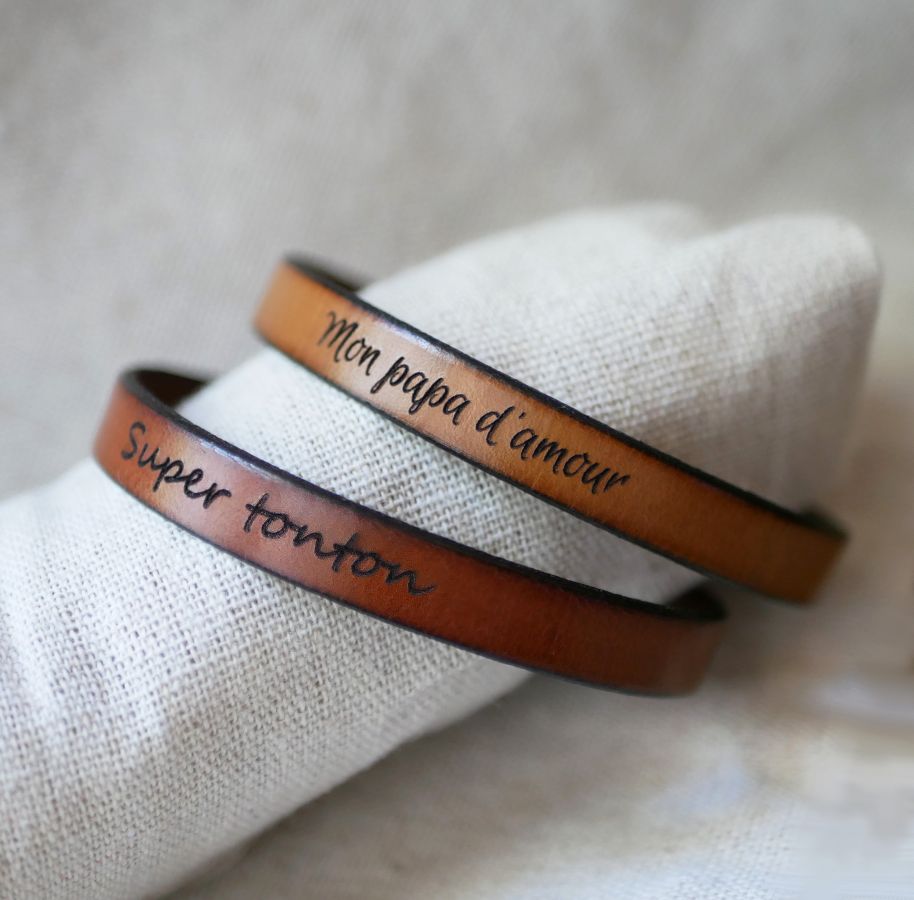 Cadeaux : Bracelet personnalisable pour homme en cuir sur mesure